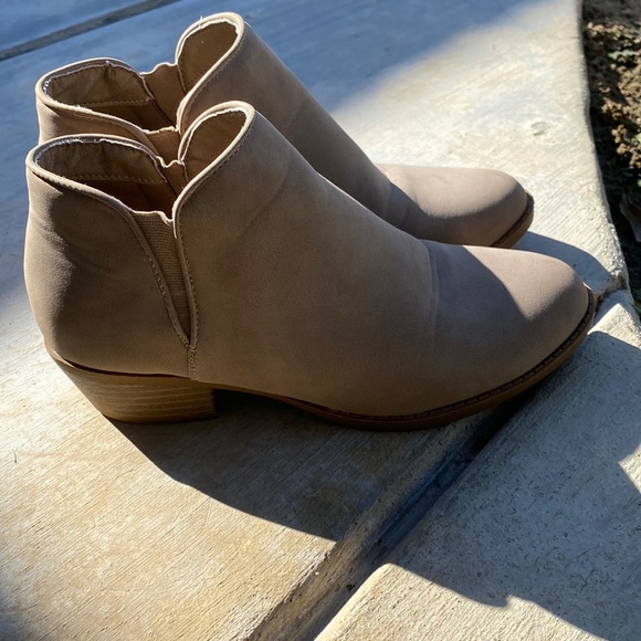 TOP Moda | Shoes | Tan Booties | Poshmark